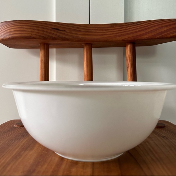 Pyrex | Kitchen | Vintage Pyrex Clear Bottom White Mixing Bowl 323 5l ...